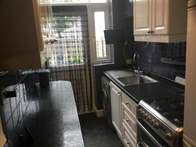 Northover, Bromley BR1 3 bed terraced house to rent £2,250 pcm £519 pw
