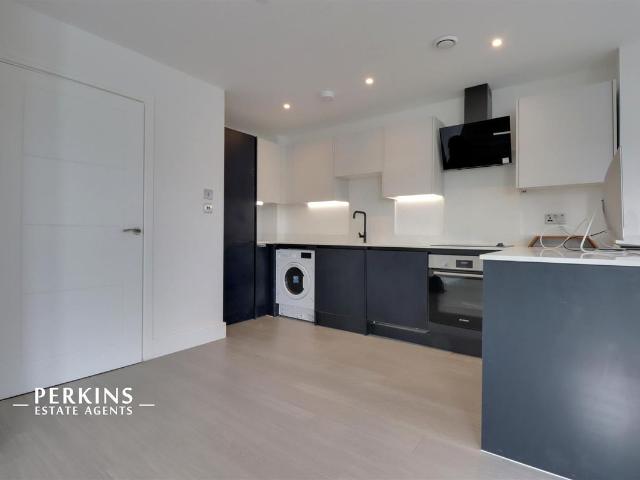 Northolt UB5, 1 bed flat to rent, £1,700 pcm | PrimeLocation