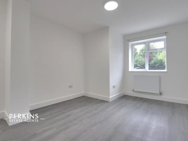 Northolt UB5, Studio to rent, £975 pcm | PrimeLocation