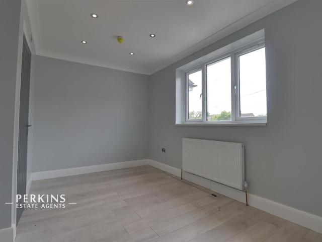 Northolt UB5, Room to rent, £800 pcm | PrimeLocation