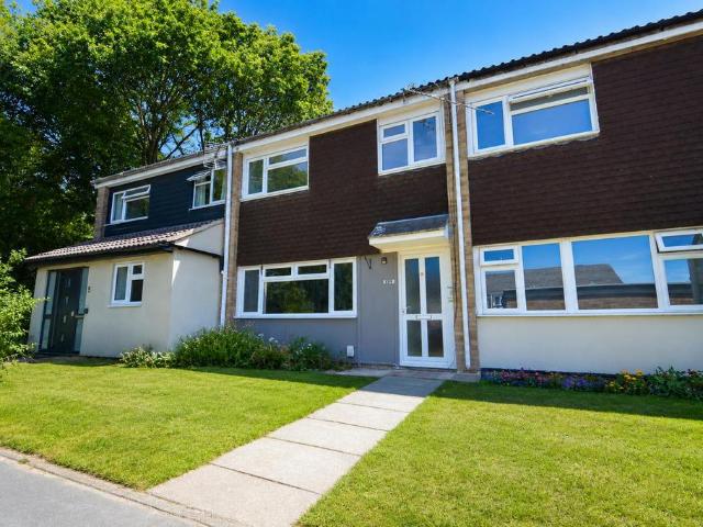 Northolt Avenue, Bishop's Stortford 3 bed terraced house to rent £1,900 pcm £438 pw
