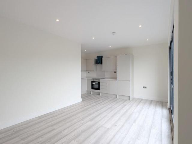 Northolt Road, Harrow, HA2 1 bed apartment to rent £1,800 pcm £415 pw