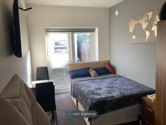 Northolt Road, Harrow HA2, Room to rent, £850 pcm | PrimeLocation