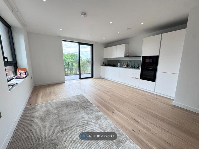 Northam Tower, London SE10, 2 bed flat to rent, £2,950 pcm | PrimeLocation