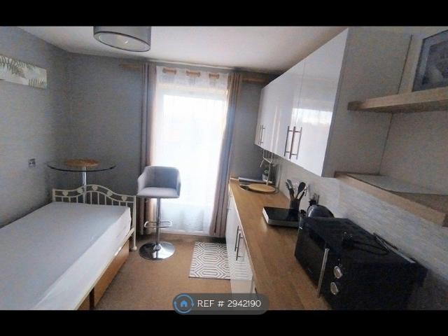 Northampton, Northampton NN3, Room to rent, £693 pcm | PrimeLocation