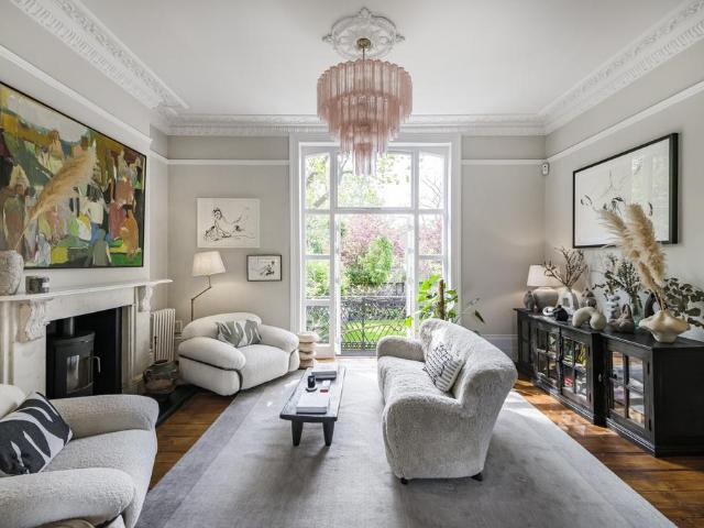 Northampton Park, London 4 bed semi detached house to rent £25,000 pcm £5,769 pw