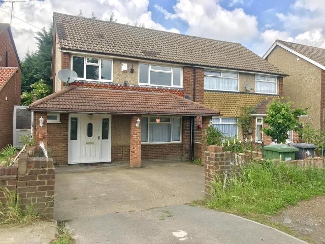 Northborough Road, SLOUGH, SL2 3 bed semi detached house to rent £2,400 pcm £554 pw