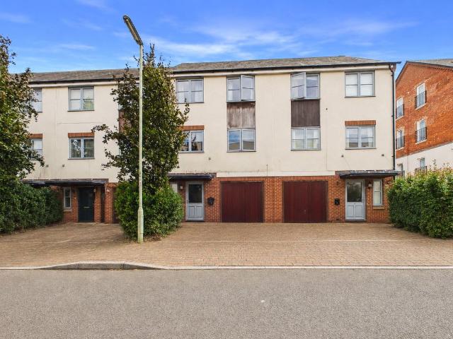 Northbrook Crescent, Basingstoke, Hampshire RG24, 4 bed town house to rent, £1,800 pcm | PrimeLocation