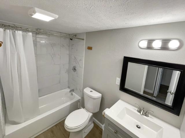 Northbrook Home. Near major Highways