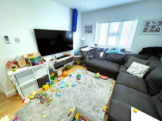 Northbrook Road, Ilford IG1, 4 bed detached bungalow to rent, £2,795 pcm | PrimeLocation