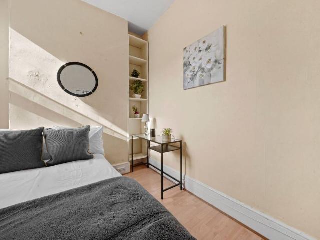 Northcote Avenue, London W5, Room to rent, £1,200 pcm | PrimeLocation
