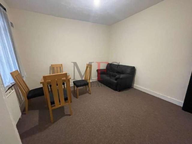 Northcote Avenue, Southall, UB1