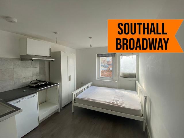 Northcote Avenue, Southall UB1, Studio to rent, £1,000 pcm | PrimeLocation