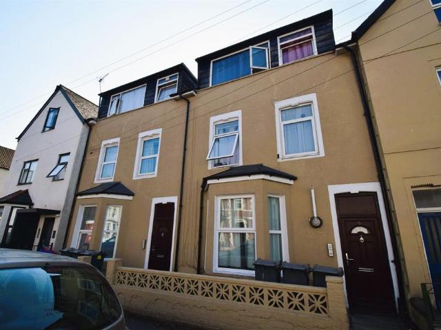Northcote Street, Cardiff 2 bed ground floor flat to rent £1,095 pcm £253 pw