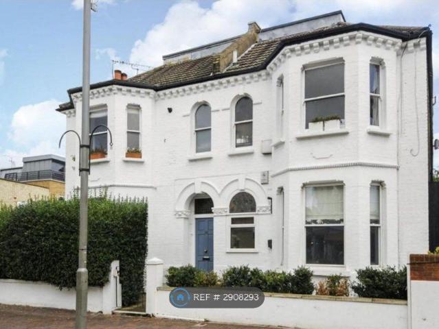 Northcote Road, London SW11, 2 bed flat to rent, £2,500 pcm | PrimeLocation