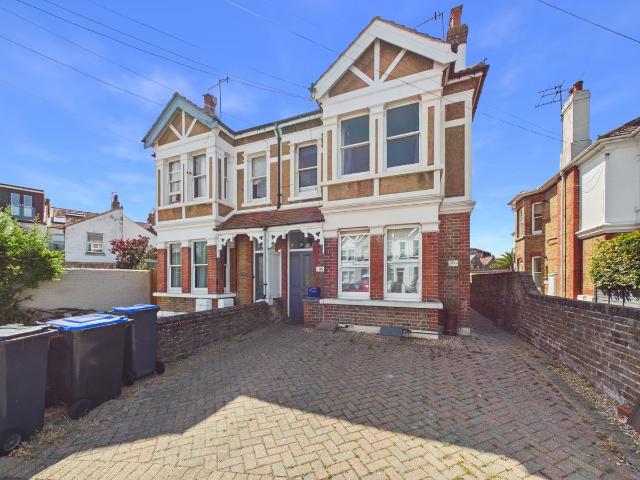 Northcourt Road, Worthing BN14, 2 bed maisonette to rent, £1,300 pcm | PrimeLocation