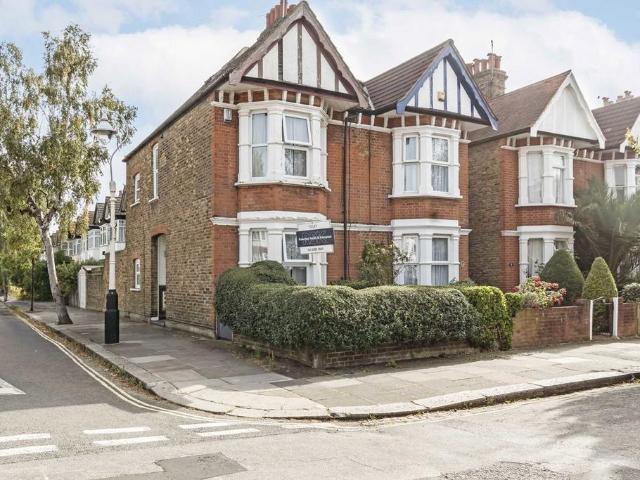 Northcroft Road, London W13 3 bed house to rent £2,999 pcm £692 pw