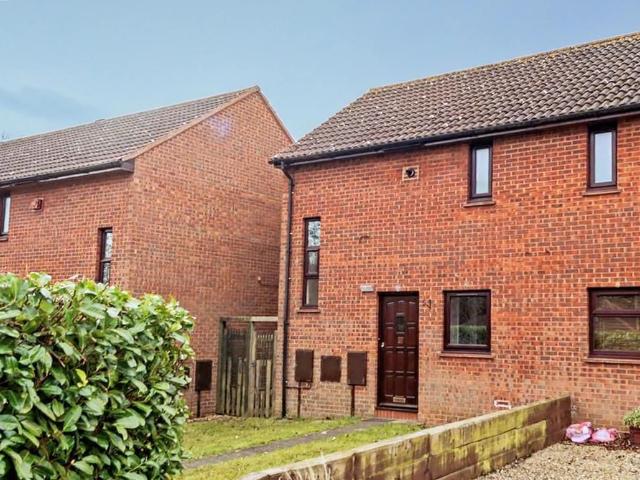 Northcroft, Shenley Lodge, Milton Keynes MK5, 2 bed semi detached house to rent, £1,200 pcm | PrimeLocation