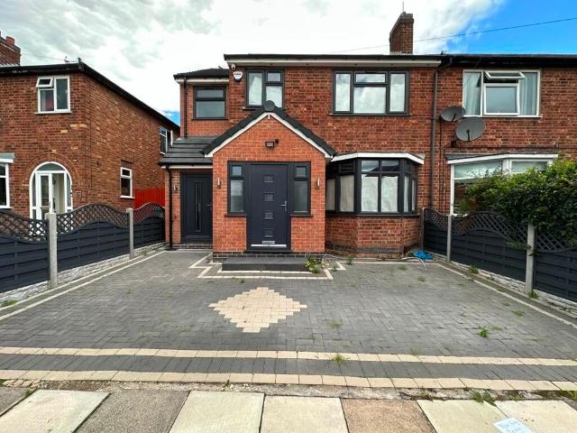 Northdene Road, Leicester LE2, 5 bed semi detached house to rent, £1,900 pcm | PrimeLocation