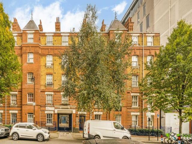 Northdown Street, London N1 3 bed flat to rent £3,150 pcm £727 pw