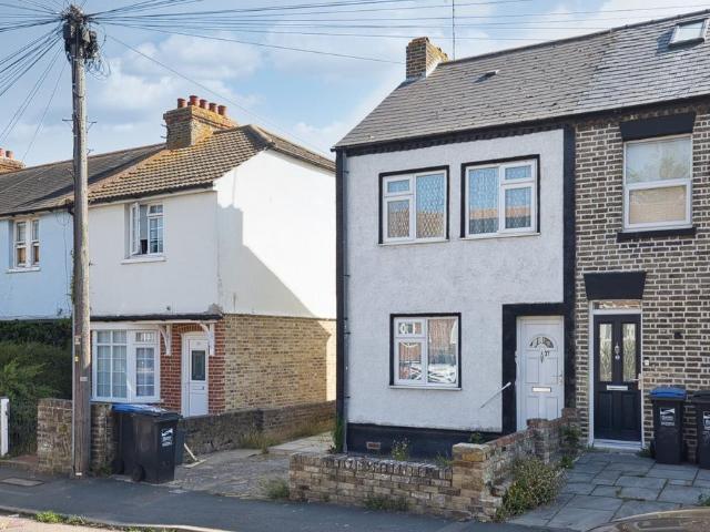 Northdown Road, Broadstairs, Kent, CT10 2 bed end of terrace house to rent £1,195 pcm £276 pw