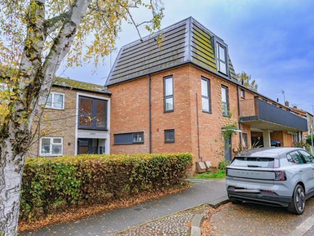 Northdown Road, Hatfield AL10, 1 bed flat to rent, £1,250 pcm | PrimeLocation