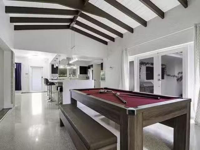 Northeast 87th Street