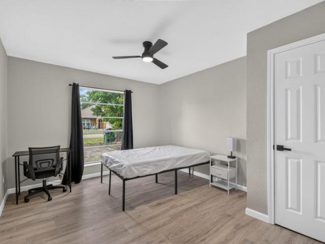 Northeast Houston CoLiving Space near I Transit L