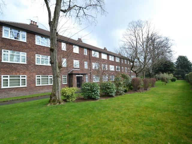 Northenden Road, Sale M33, 2 bed flat to rent, £1,300 pcm | PrimeLocation