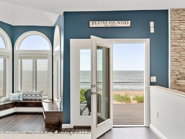 Northern Blvd, Newbury, Home For Sale