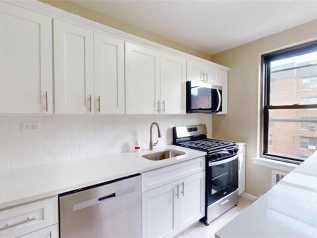 Northern Blvd Unit B, Corona, Property For Sale