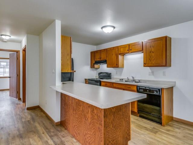 Northern Pines 2 Bedroom Apartment for Rent at 2008 2008 2108 Memorial Drive, Green Bay, WI 54303 Perkins Park