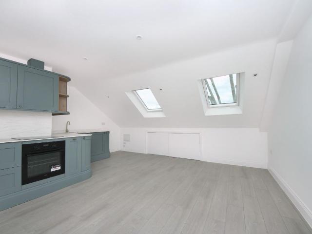 Northfield Avenue W13, 1 bed flat to rent, £1,800 pcm | PrimeLocation