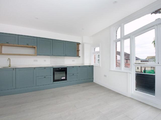 Northfield Avenue W13, 2 bed flat to rent, £2,300 pcm | PrimeLocation