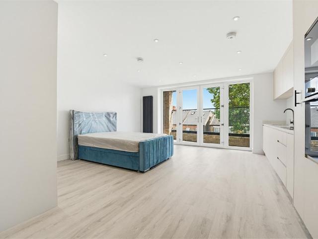 Northfield Avenue, London W13, 1 bed flat to rent, £1,900 pcm | PrimeLocation