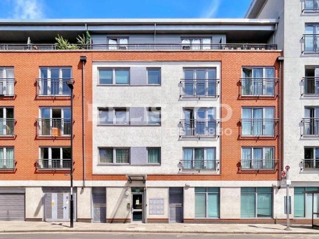 Northfield Avenue, London, W13 2 bed apartment to rent £2,000 pcm £462 pw