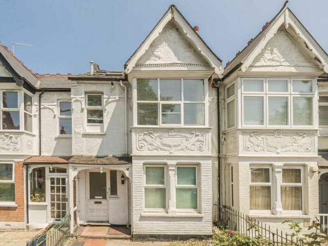 Northfield Avenue, London W13 2 bed flat to rent £2,500 pcm £577 pw