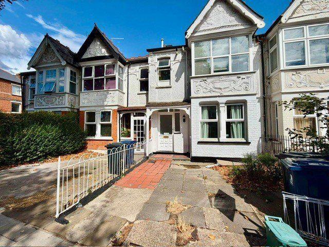 Northfield Avenue, West Ealing, London W13, 2 bed flat to rent, £2,500 pcm | PrimeLocation