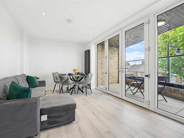 Northfield Avenue, London W13, 2 bed flat to rent, £2,600 pcm | PrimeLocation
