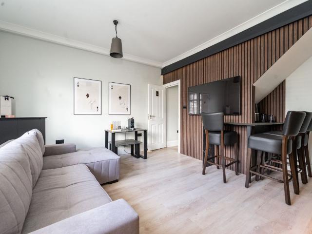 Northfield Avenue, London W13, 2 bed flat to rent, £3,500 pcm | PrimeLocation