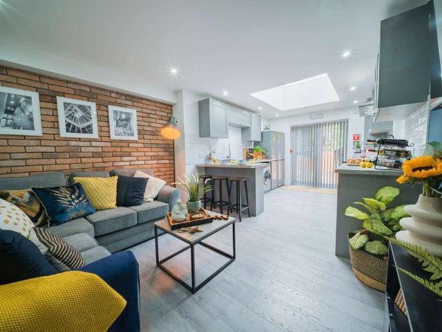 Northfield Road Room 2