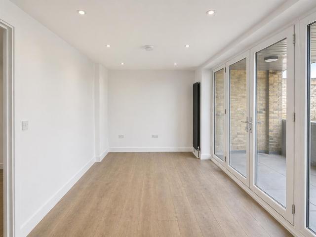 Northfields Avenue