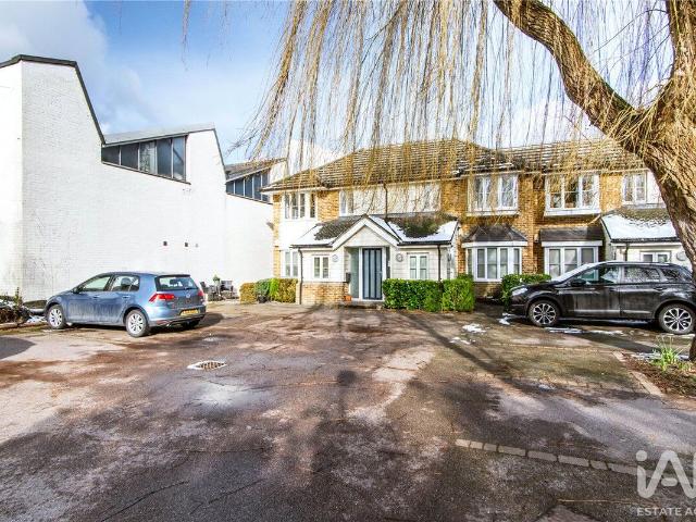 Northfields Normans Way, Stansted Mountfitchet CM24, 2 bed flat to rent, £1,200 pcm | PrimeLocation