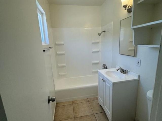 Northgate 1 Bedroom Apartment for Rent at 701 W Northgate Ln, Anaheim, CA 92805 The Colony