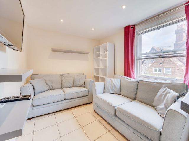 Northgate Flat, Canterbury CT1, 4 bed flat to rent, £2,041 pcm | PrimeLocation
