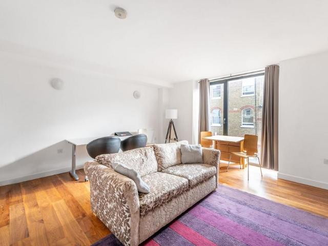 Northington Street, Bloomsbury. 2 bed flat to rent £6,500 pcm £1,500 pw