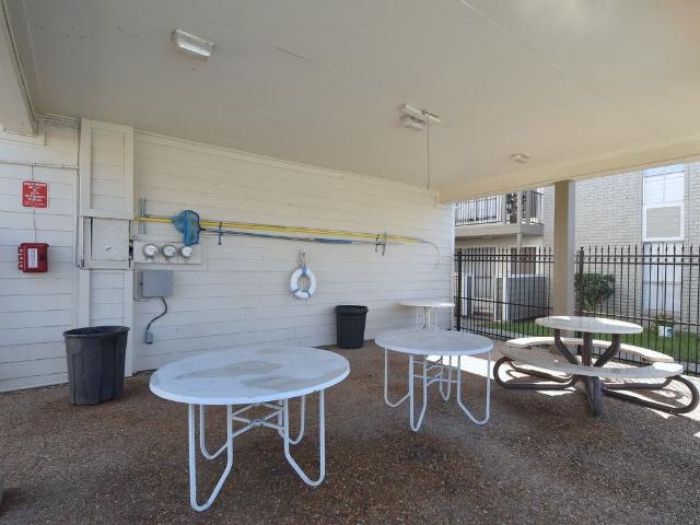 Northlake Manor Apartments 1 Bedroom Apartment for Rent at 6910 N Sam Houston Pkwy E, Houston, TX 77396 George Bush Intercontinental Airport