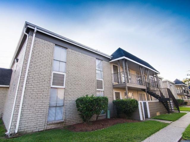 Northlake Manor Apartments 2 Bedroom Apartment for Rent at 6910 N Sam Houston Pkwy E, Houston, TX 77396 George Bush Intercontinental Airport
