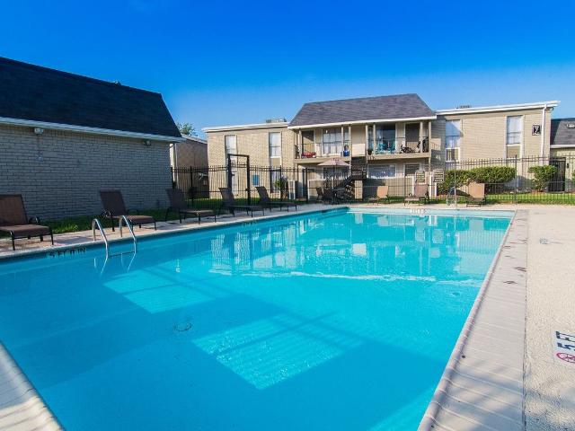 Northlake Manor Apartments 3 Bedroom Apartment for Rent at 6910 N Sam Houston Pkwy E, Houston, TX 77396 George Bush Intercontinental Airport
