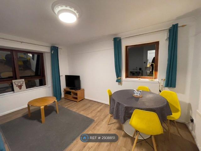Northland Avenue, Glasgow G14, 2 bed flat to rent, £1,450 pcm | PrimeLocation